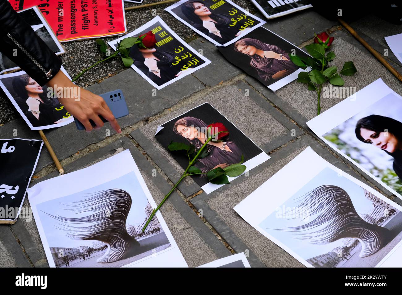 Portrait of mahsa amini hi-res stock photography and images - Alamy