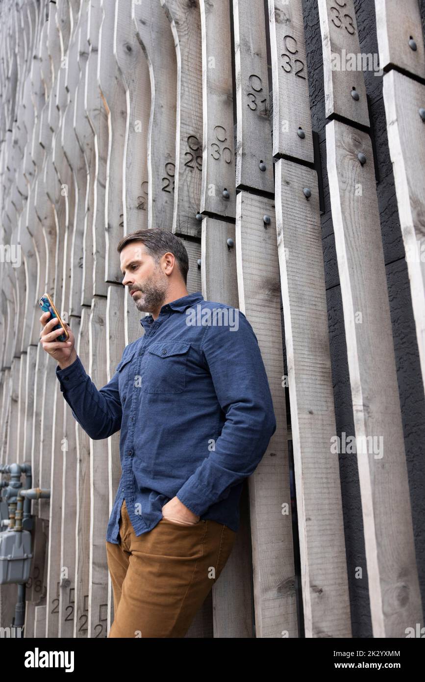 Wooden wall panelling hi-res stock photography and images - Alamy