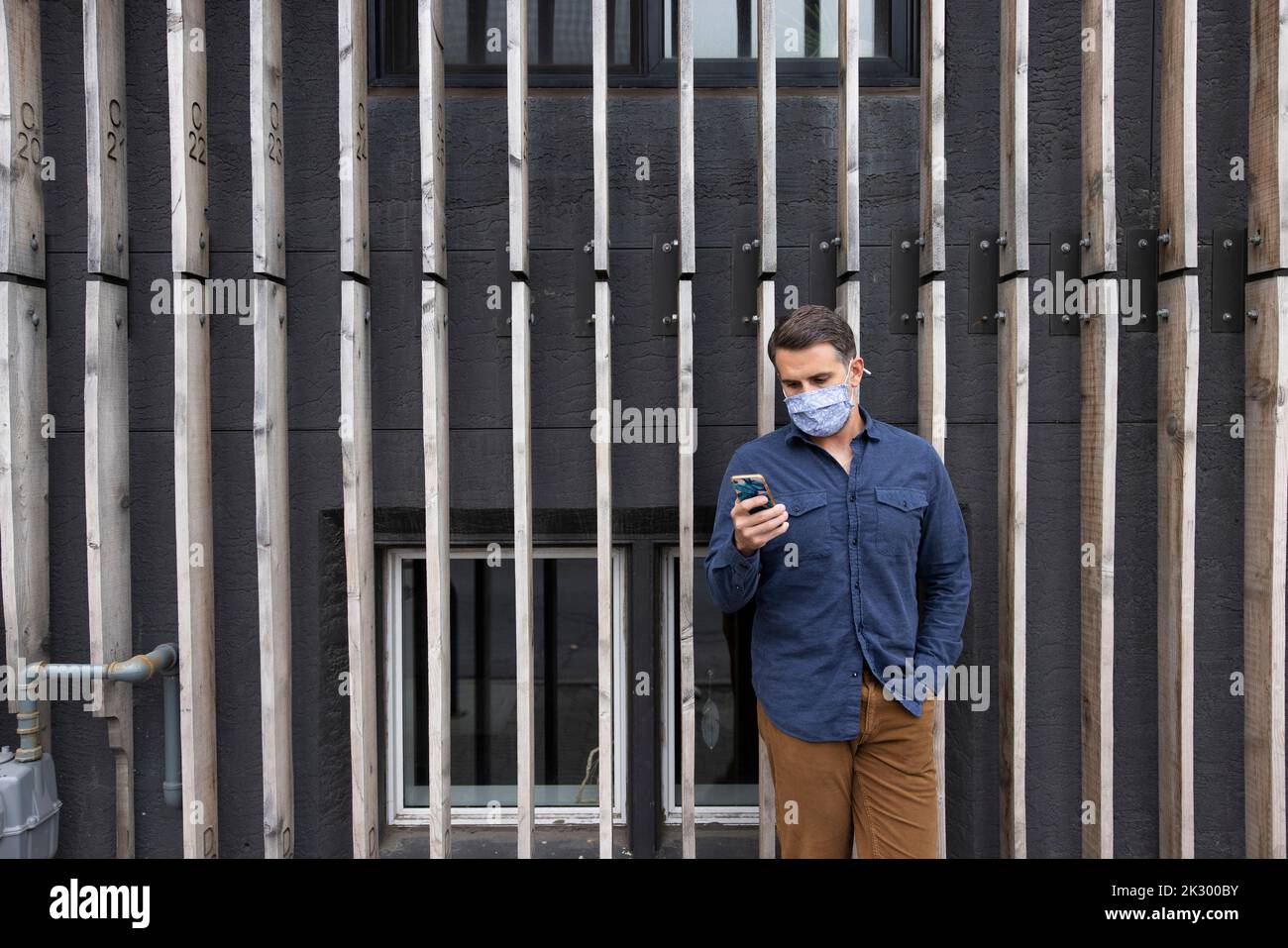 Texting facemask hi-res stock photography and images - Alamy