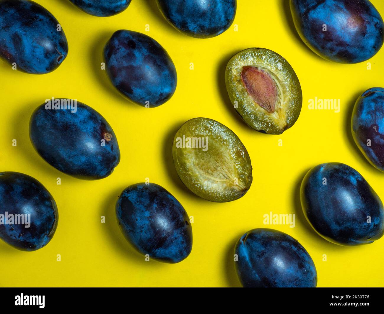 Pulp of plums hi-res stock photography and images - Alamy
