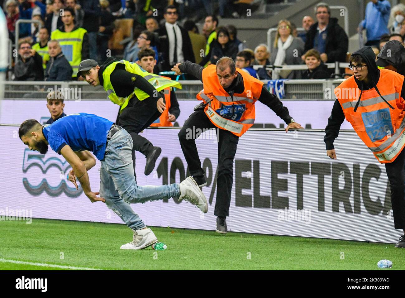 Field invasion hi-res stock photography and images - Alamy