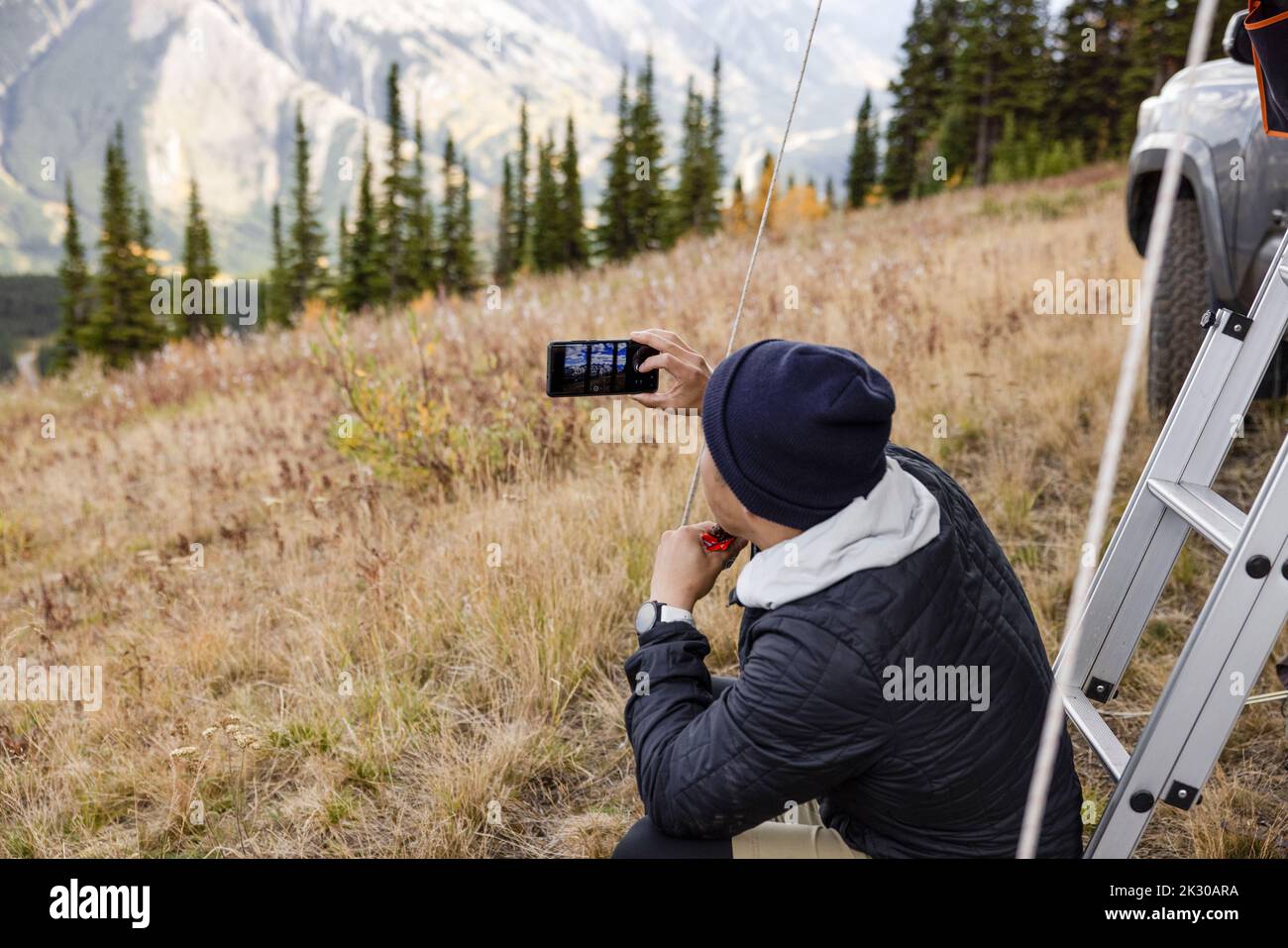 Man and camera hi-res stock photography and images - Alamy