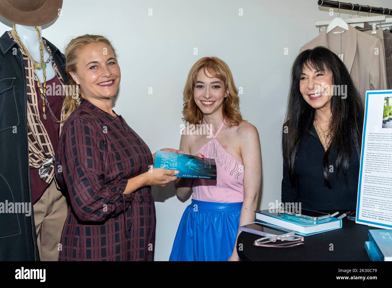 Ava kaufman hi-res stock photography and images - Alamy