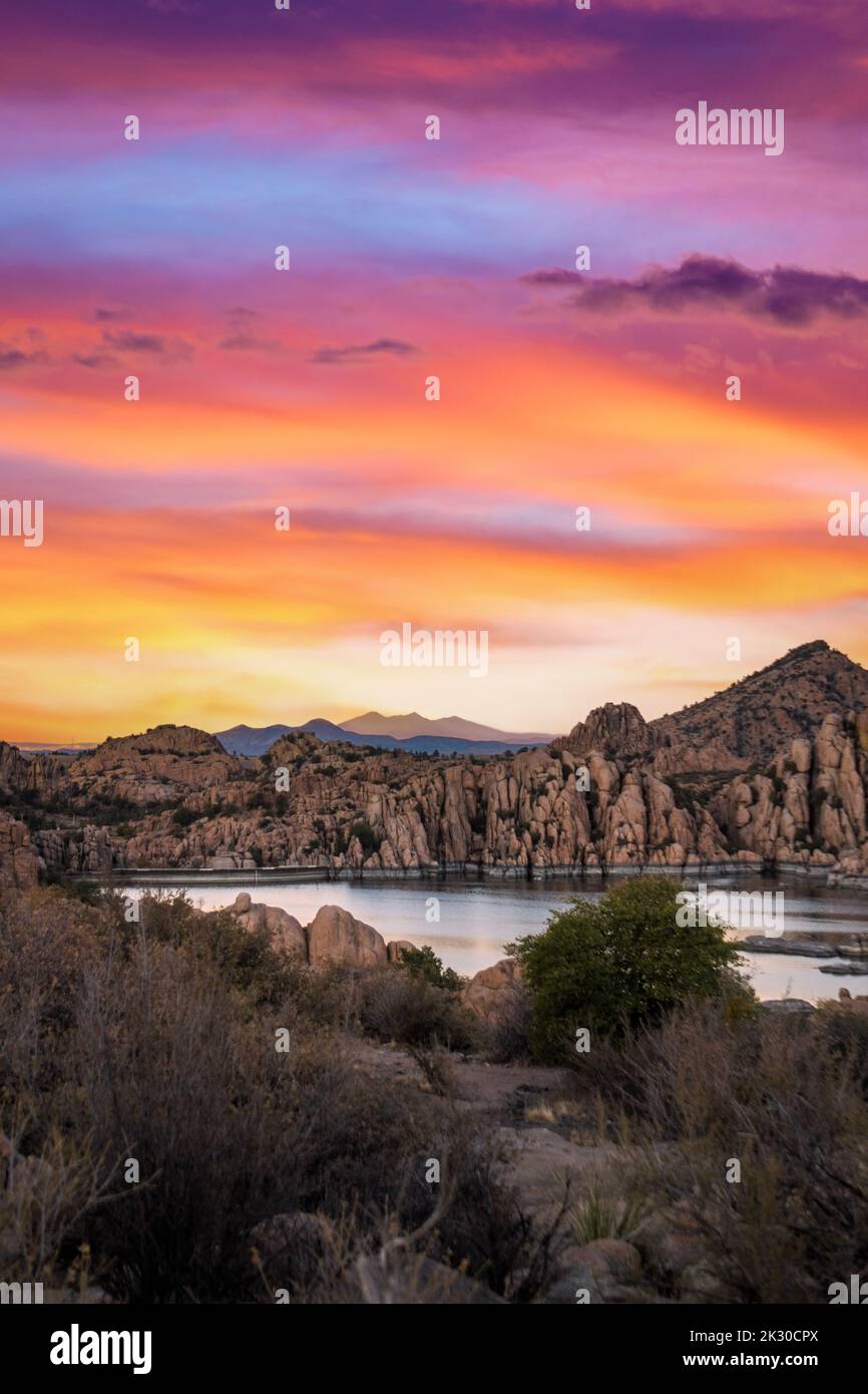 Lake orange sunset rock hi-res stock photography and images - Alamy