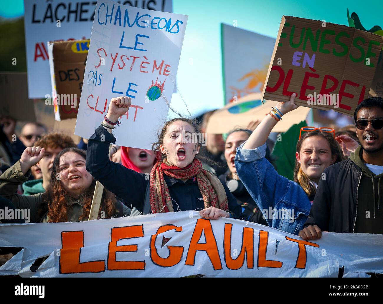 Montreal, Quebec, Canada. 23rd Sep, 2022. Thousands of protesters ...