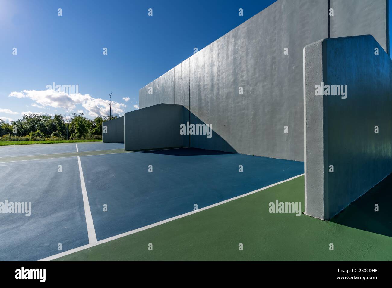 Handball courts hi-res stock photography and images - Alamy