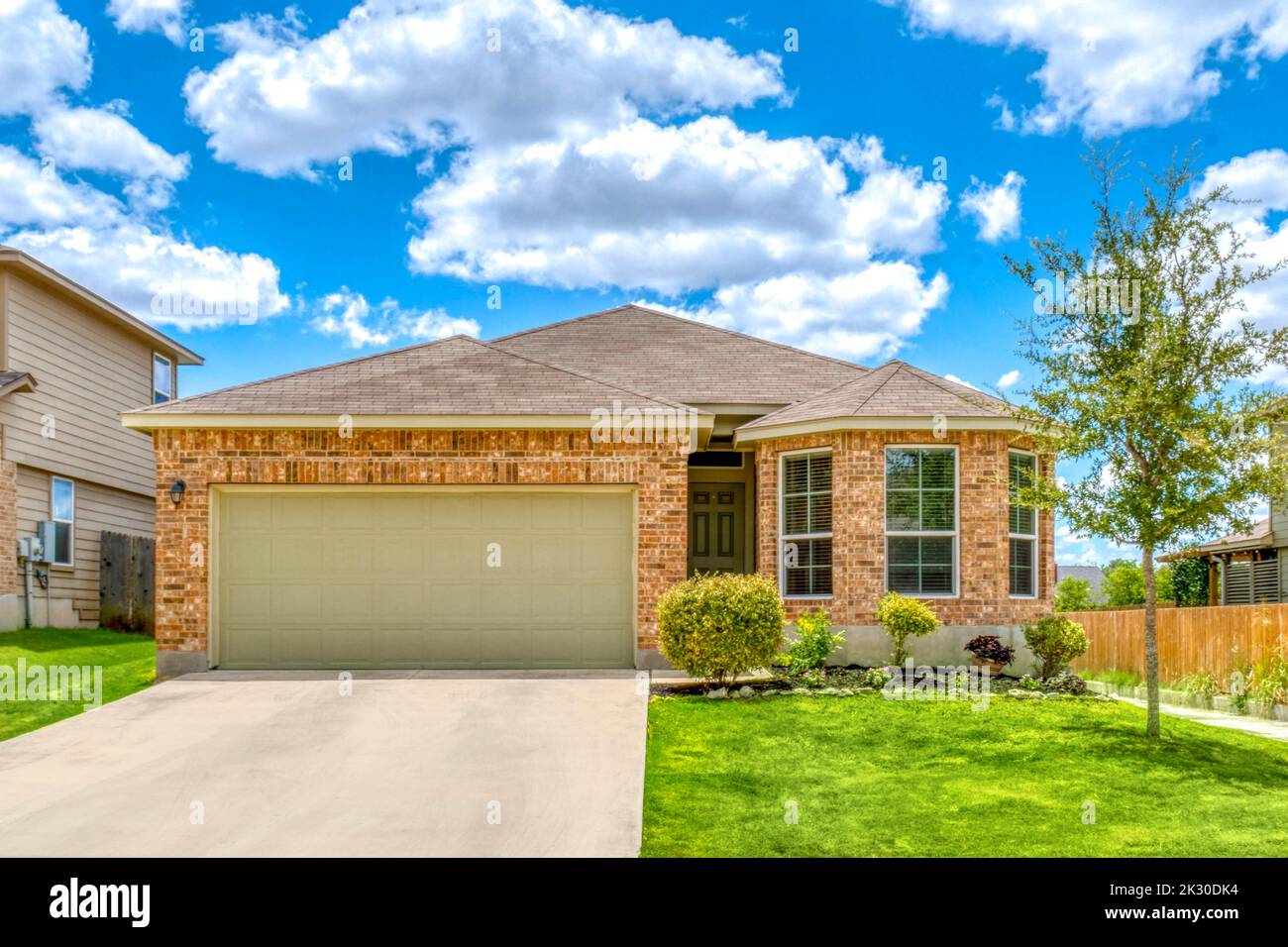 The front of a suburban home Stock Photo - Alamy
