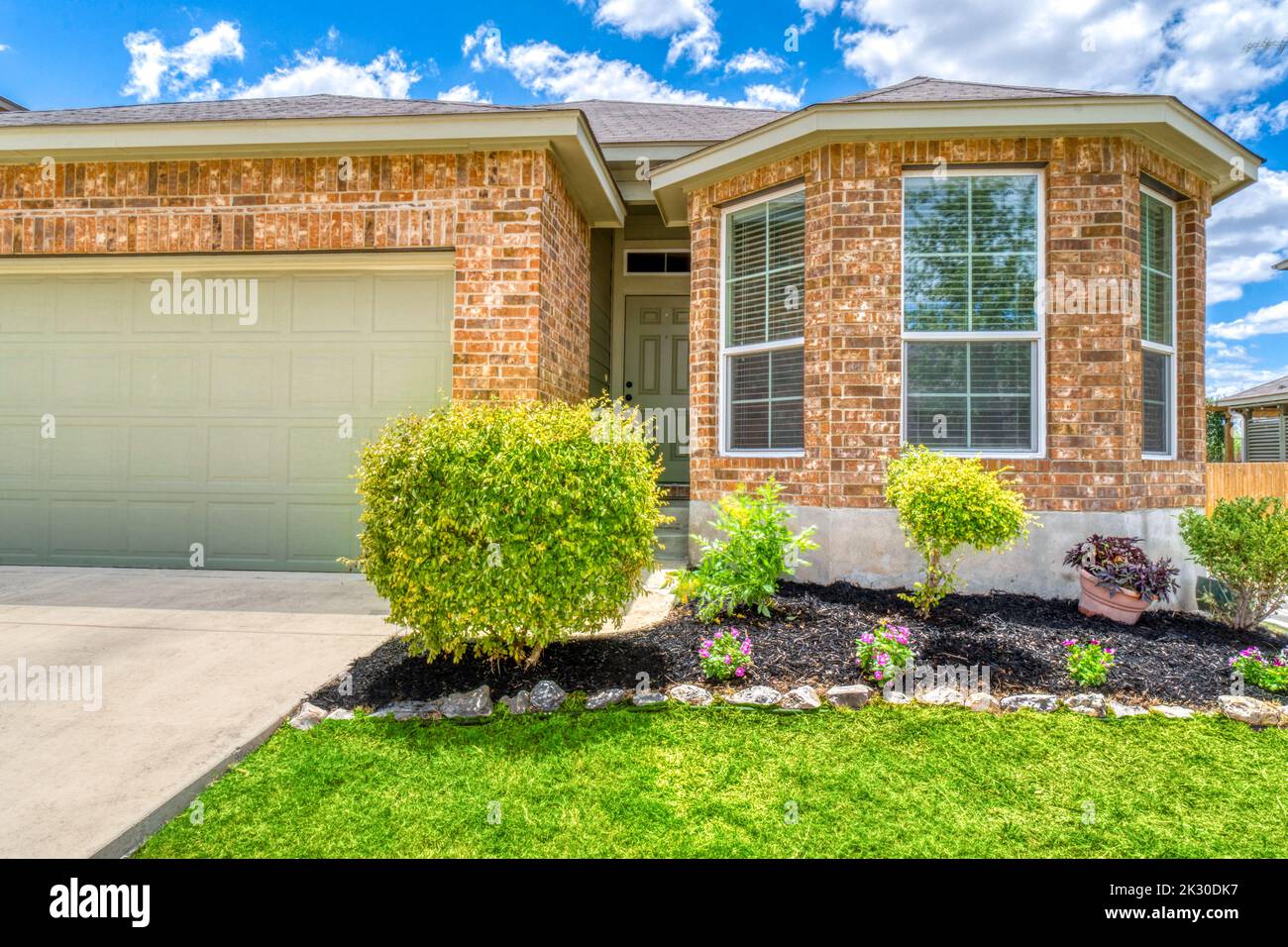 The front of a suburban home Stock Photo - Alamy