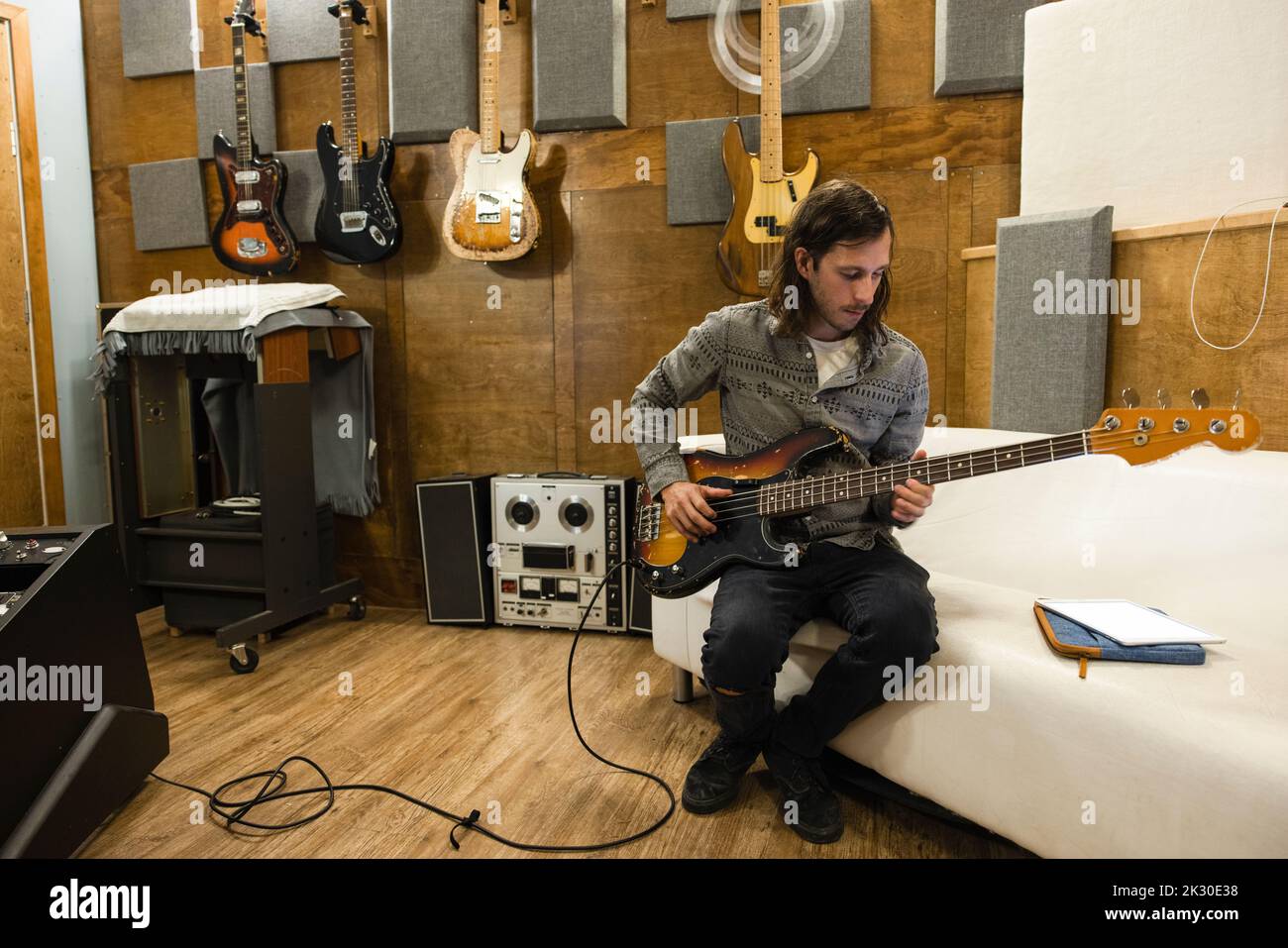 Guitar in music hi-res stock photography and images - Alamy