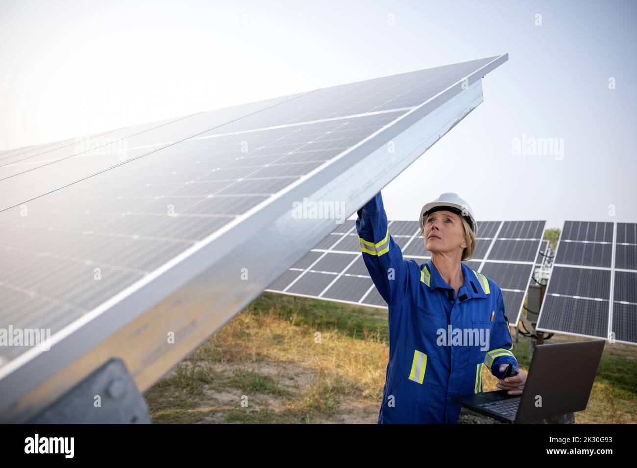 Solar connection hi-res stock photography and images - Alamy