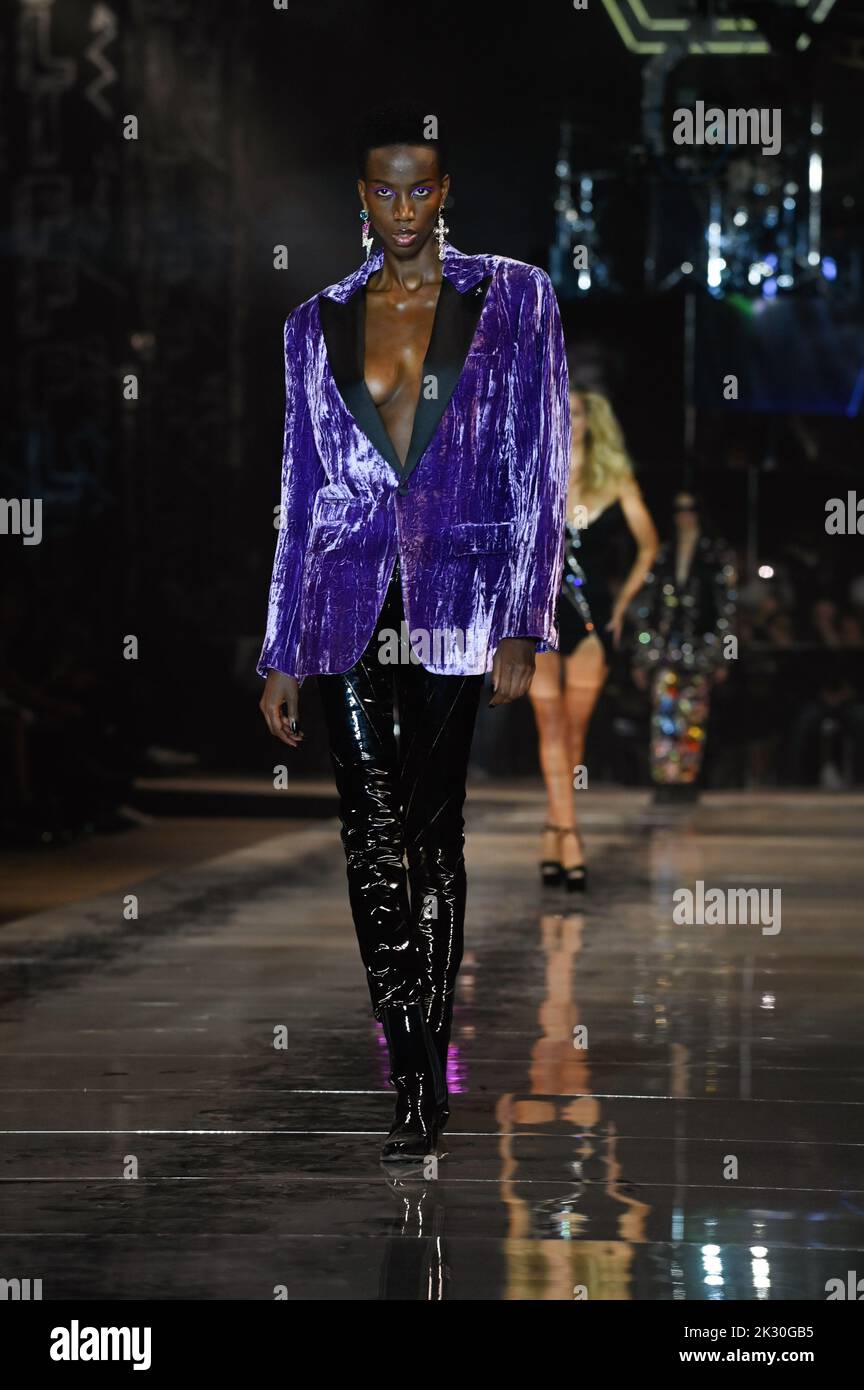 Milan, Italy. 23rd Sep, 2022. Milan, Milan Fashion Week, Woman Spring ...