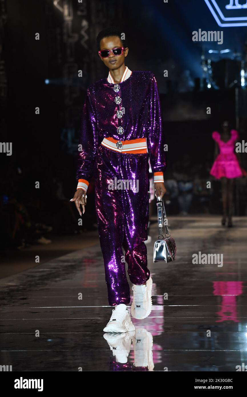 Milan, Italy. 23rd Sep, 2022. Milan, Milan Fashion Week, Woman Spring ...