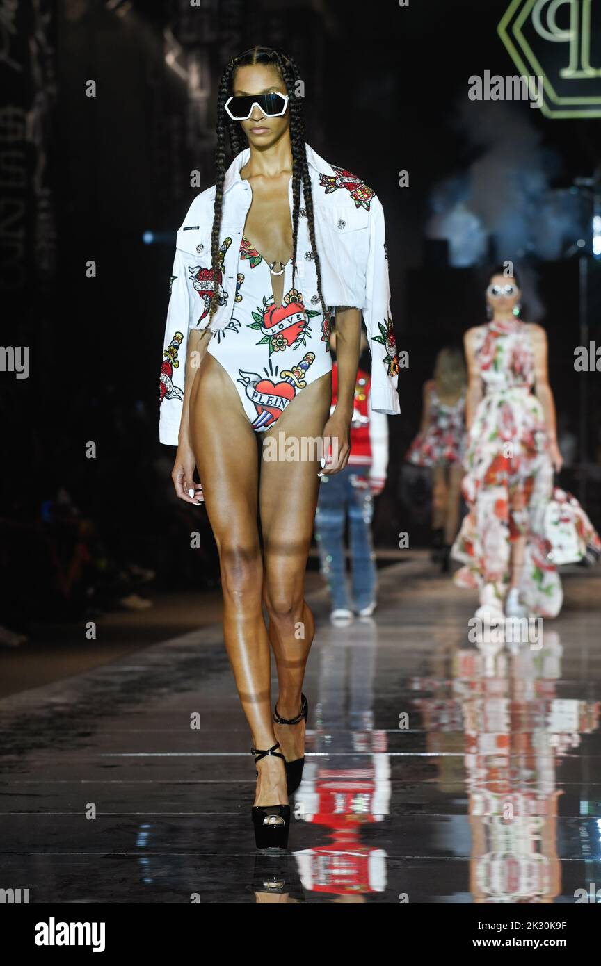 Milan, Italy. 23rd Sep, 2022. Milan, Milan Fashion Week, Woman Spring ...