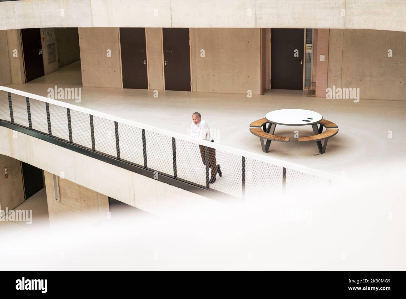 Man office railing side hi-res stock photography and images - Alamy