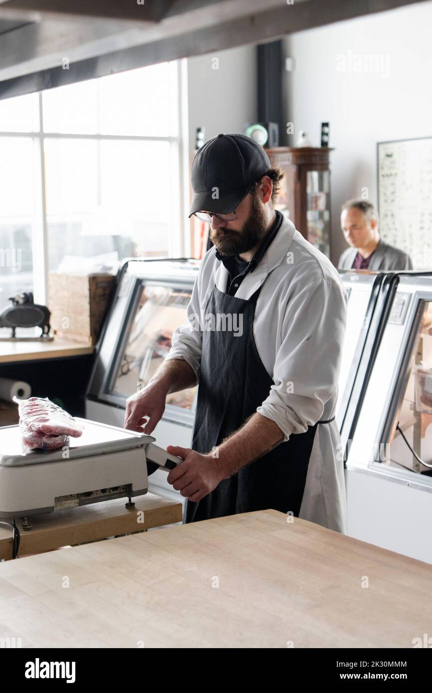 Counter scales hi-res stock photography and images - Alamy