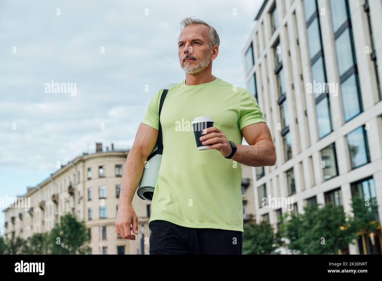 Building mat hi-res stock photography and images - Alamy