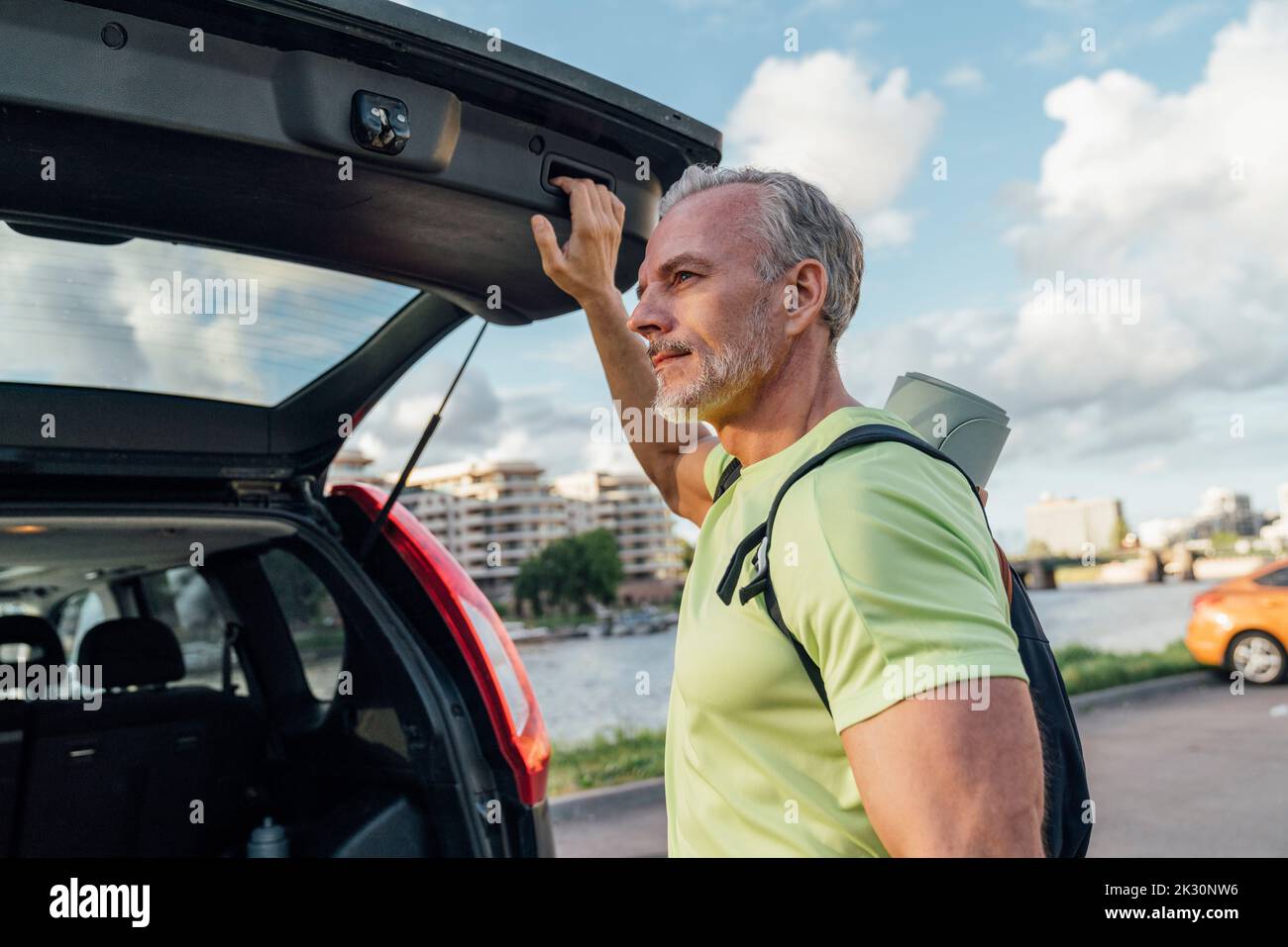 Athlete with gray hair hi-res stock photography and images - Alamy