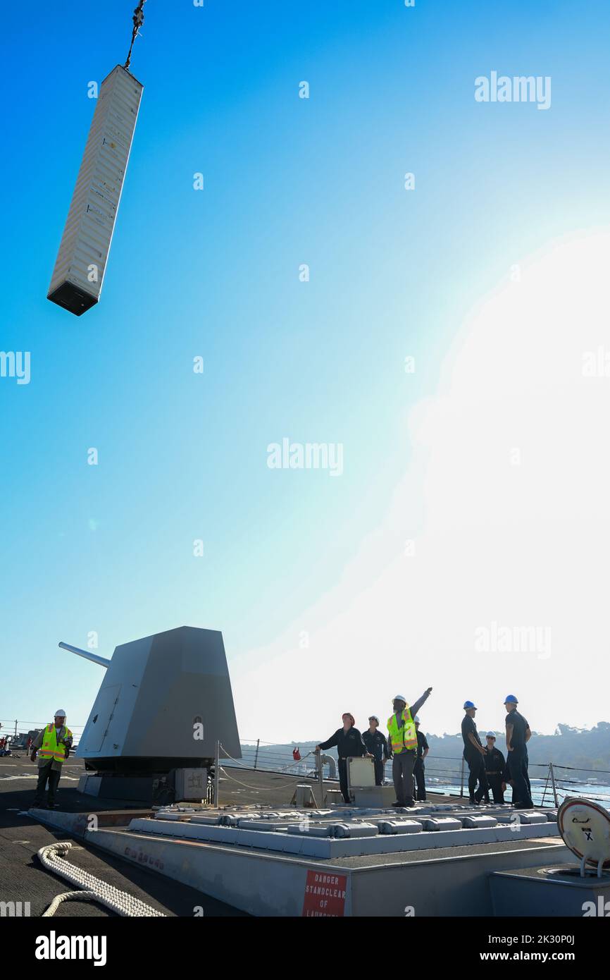 U.S. Sailors assigned to the Arleigh Burke-class guided-missile ...