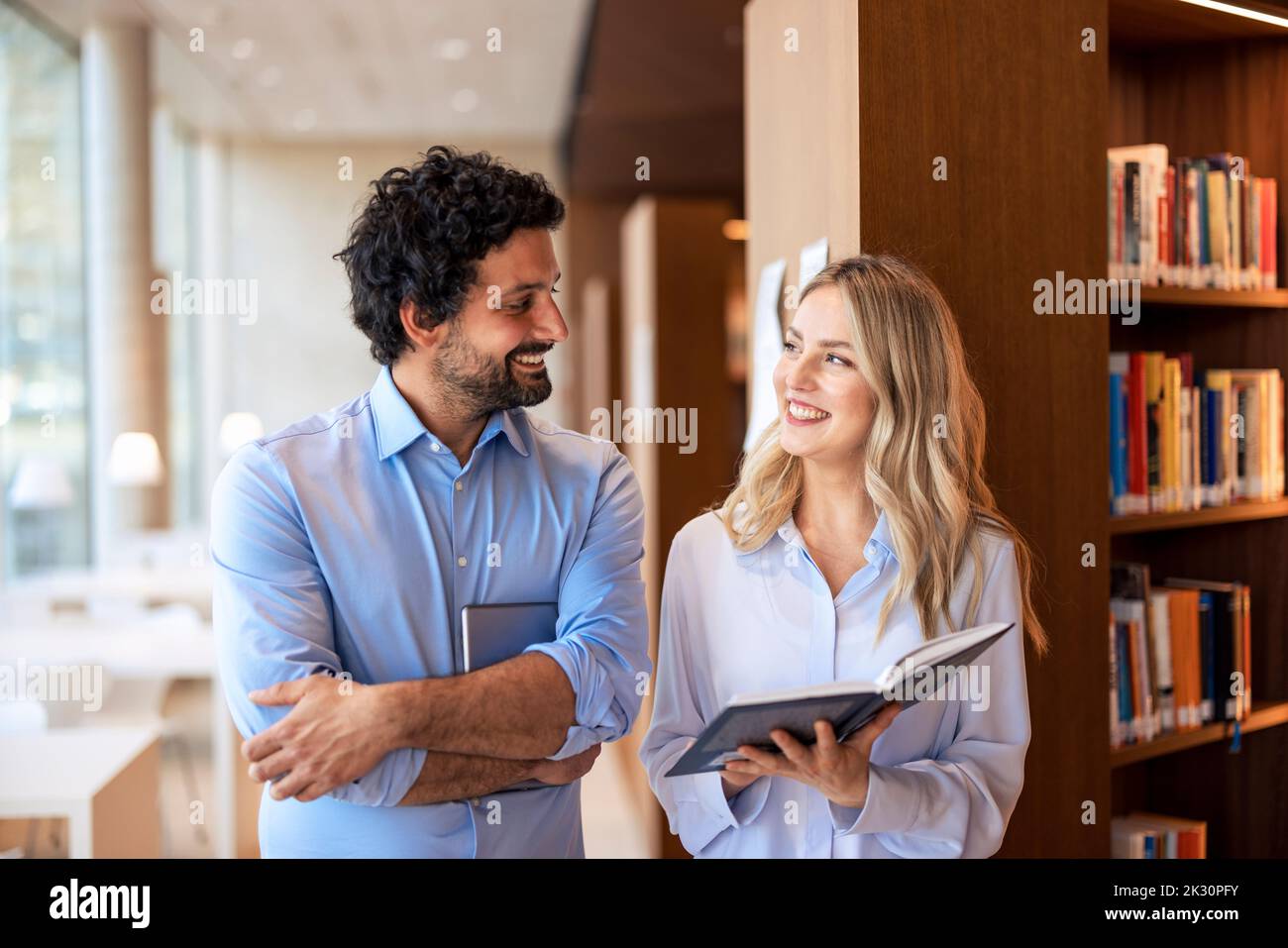 Talking teacher library hi-res stock photography and images - Alamy