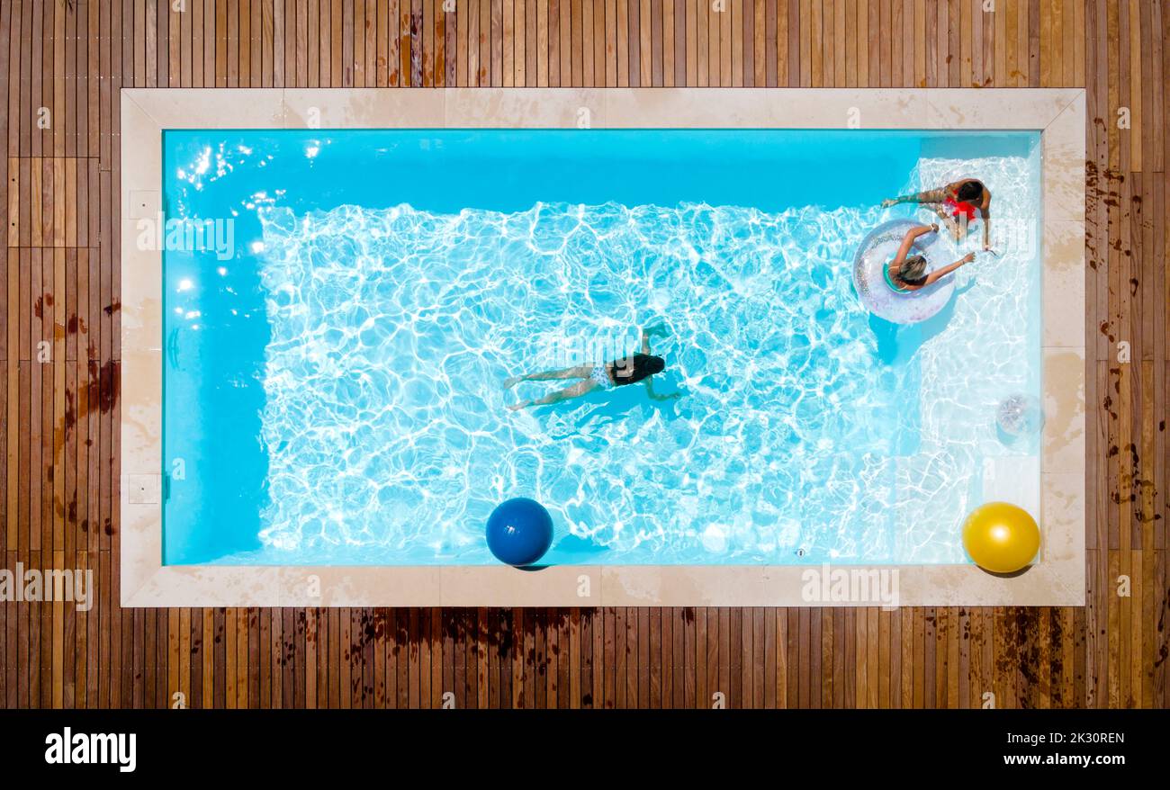 Group of children enjoying water hi-res stock photography and images ...