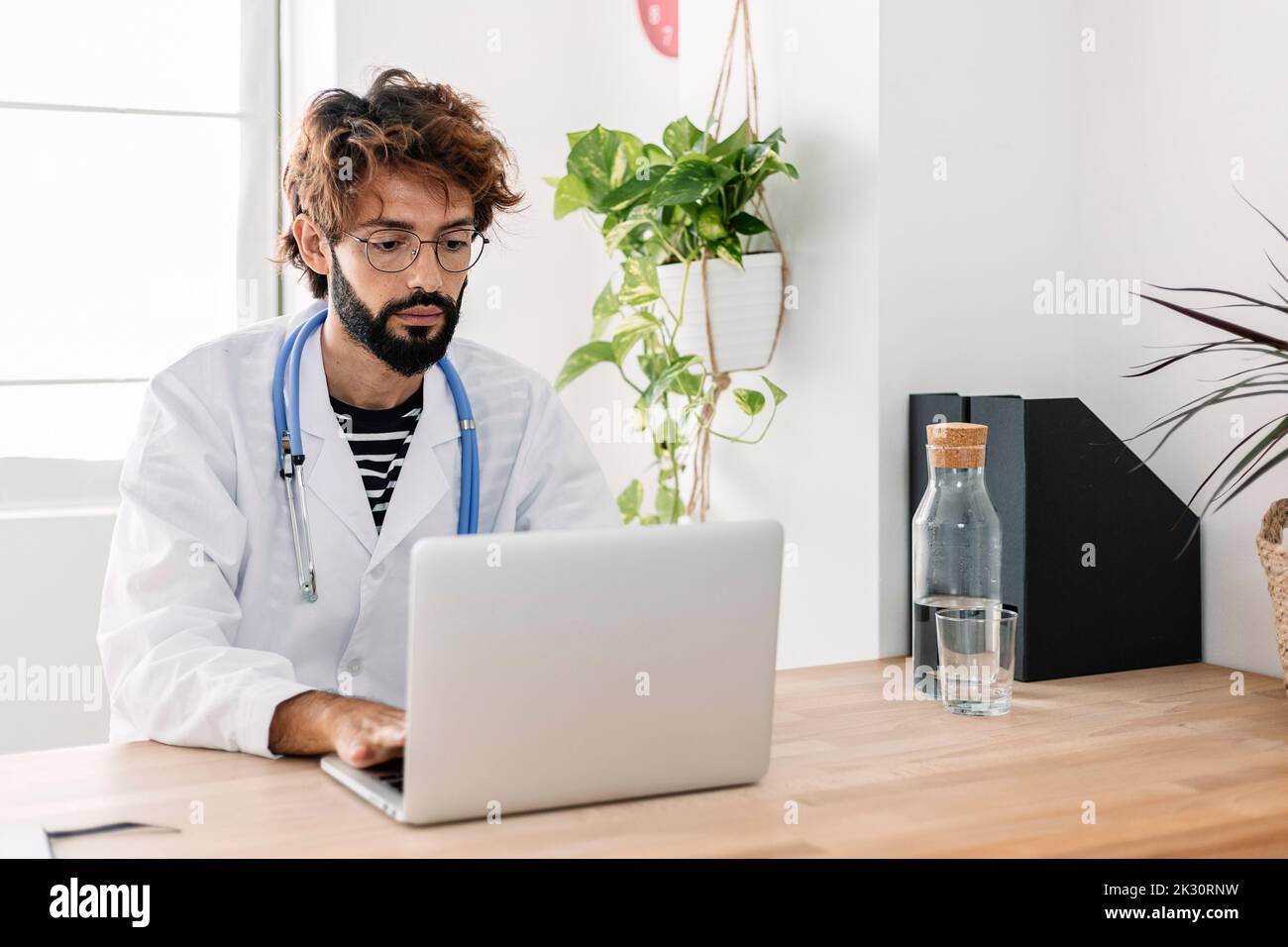 Doctor working office table medical hi-res stock photography and images ...