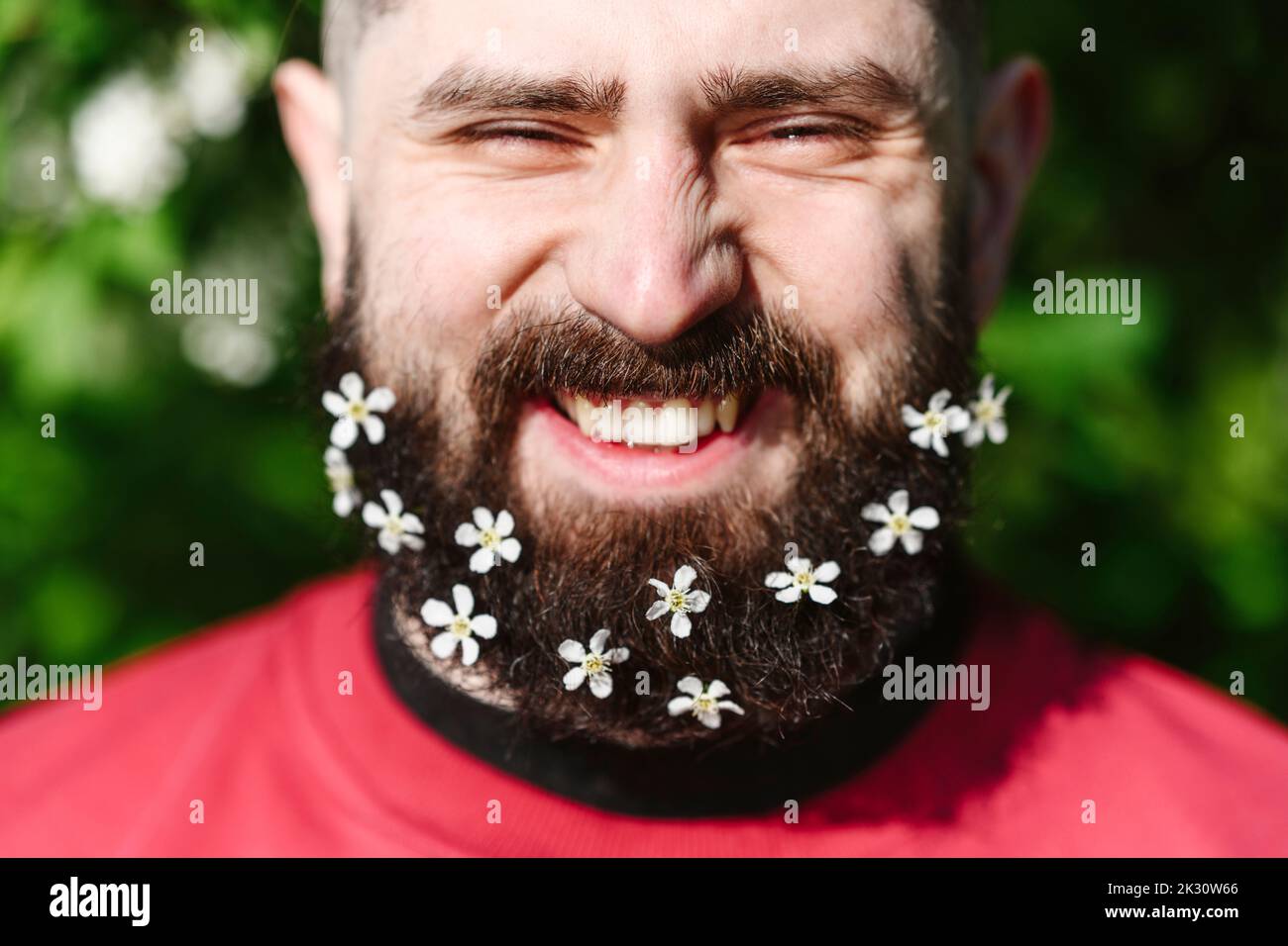 Small white flowers hi-res stock photography and images - Alamy