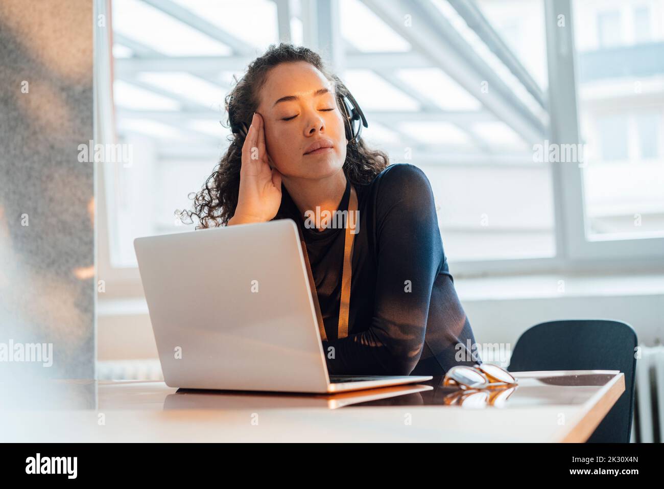 Closed for service hi-res stock photography and images - Alamy