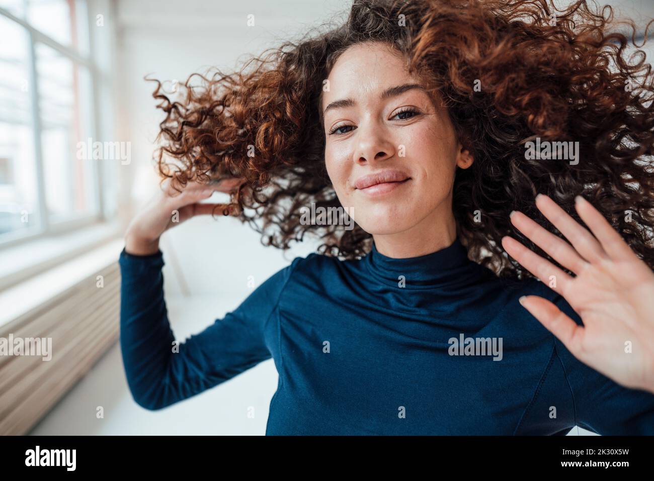 Tossing head hi-res stock photography and images - Alamy