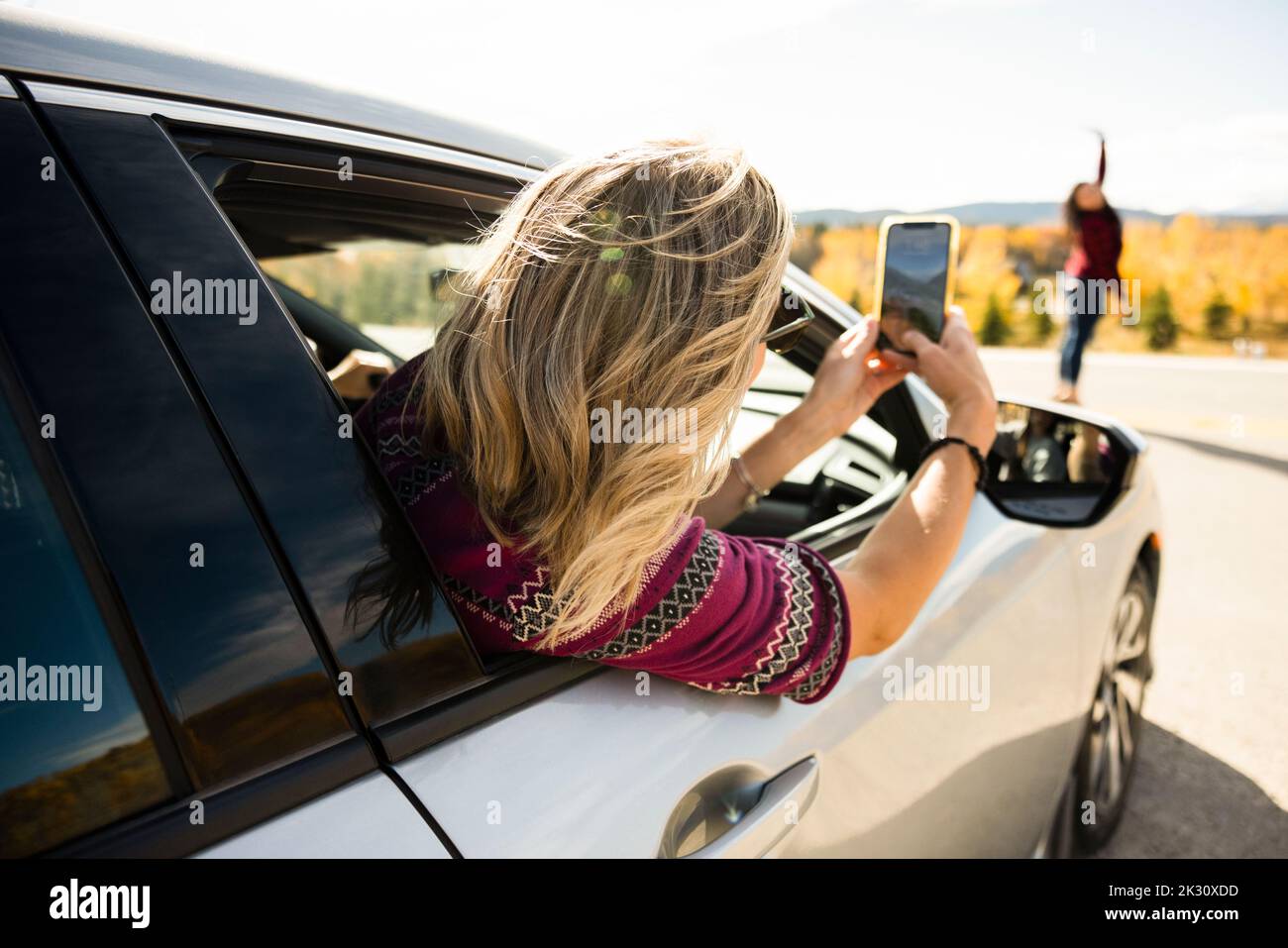 Taking photo out of car window hi-res stock photography and images - Alamy