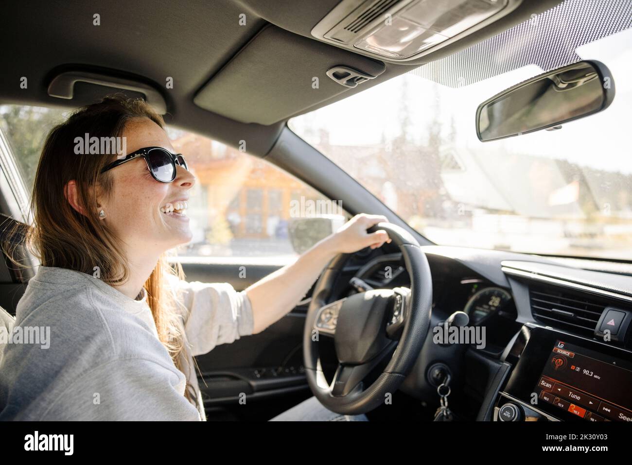 Women driving car hi-res stock photography and images - Alamy
