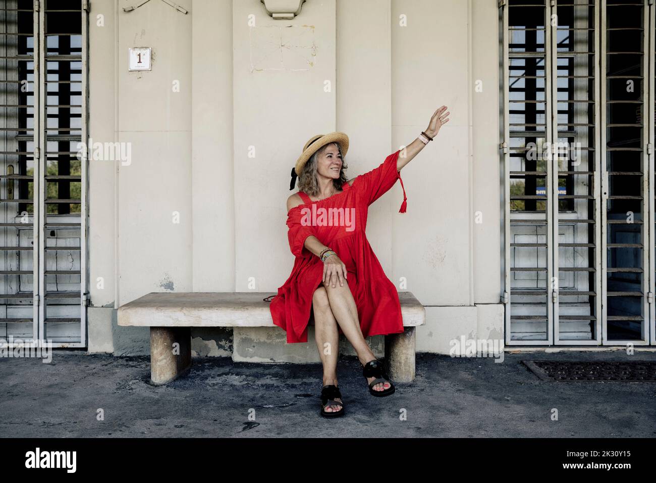 Waving legs hi-res stock photography and images - Alamy