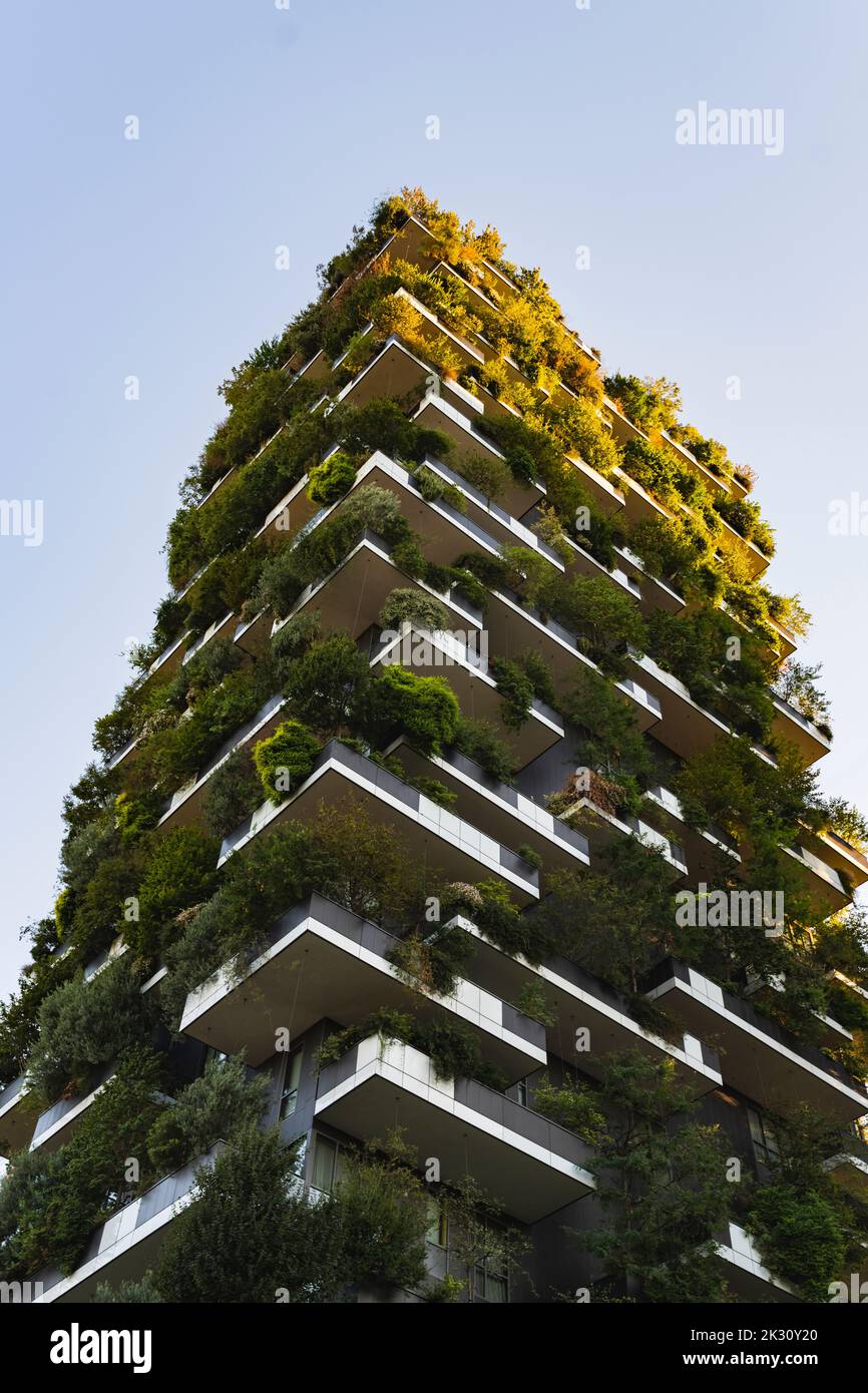 Tall vertical structure hi-res stock photography and images - Alamy