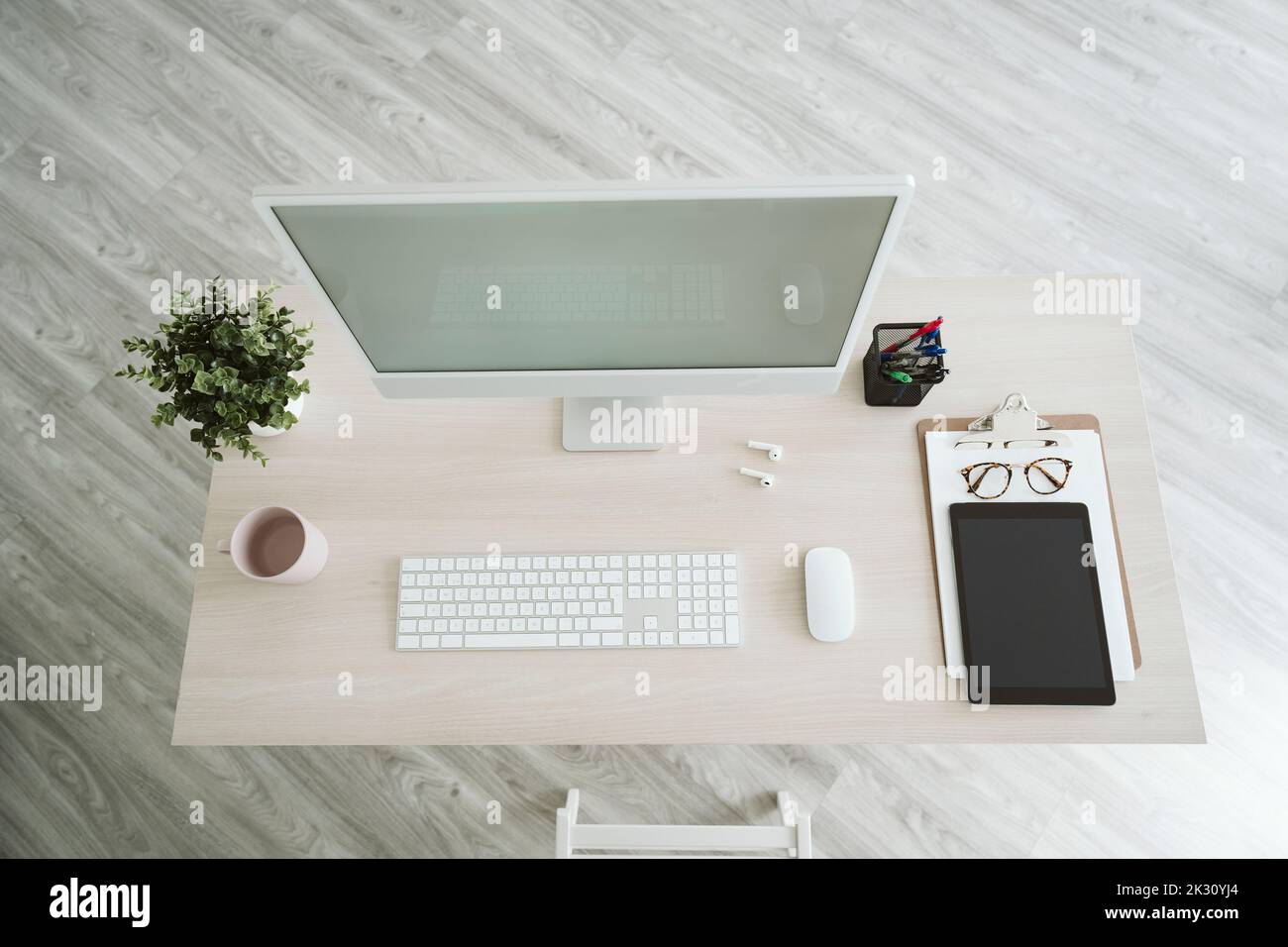Desk top pc hi-res stock photography and images - Alamy