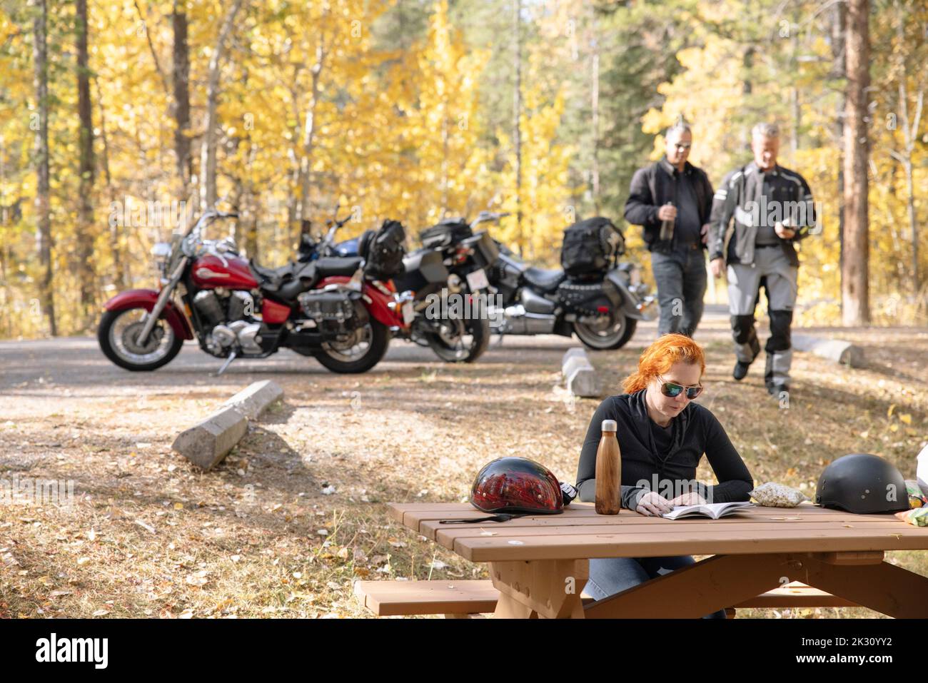 Front reading hi-res stock photography and images - Alamy