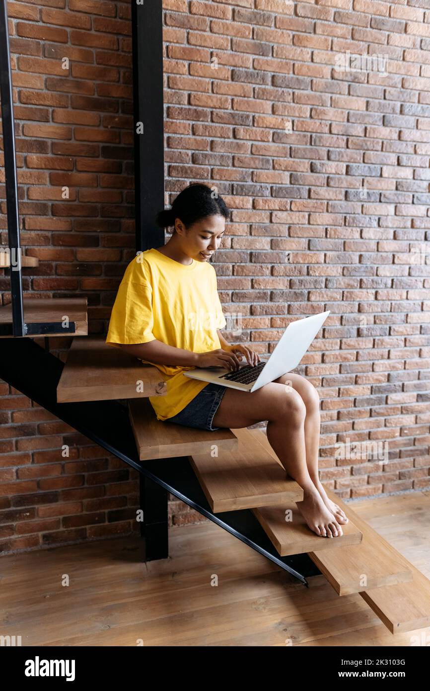 Computer people stairs hi-res stock photography and images - Alamy