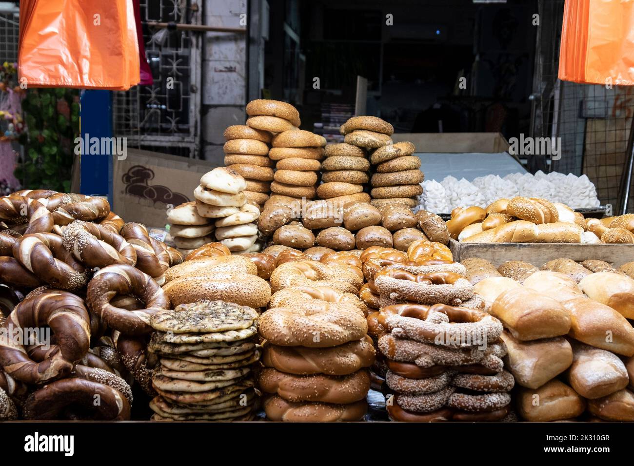 Bread stall in Tel Aviv market Stock Photo - Alamy
