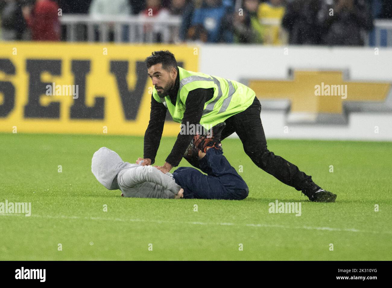 Streaker on the pitch hi-res stock photography and images - Alamy