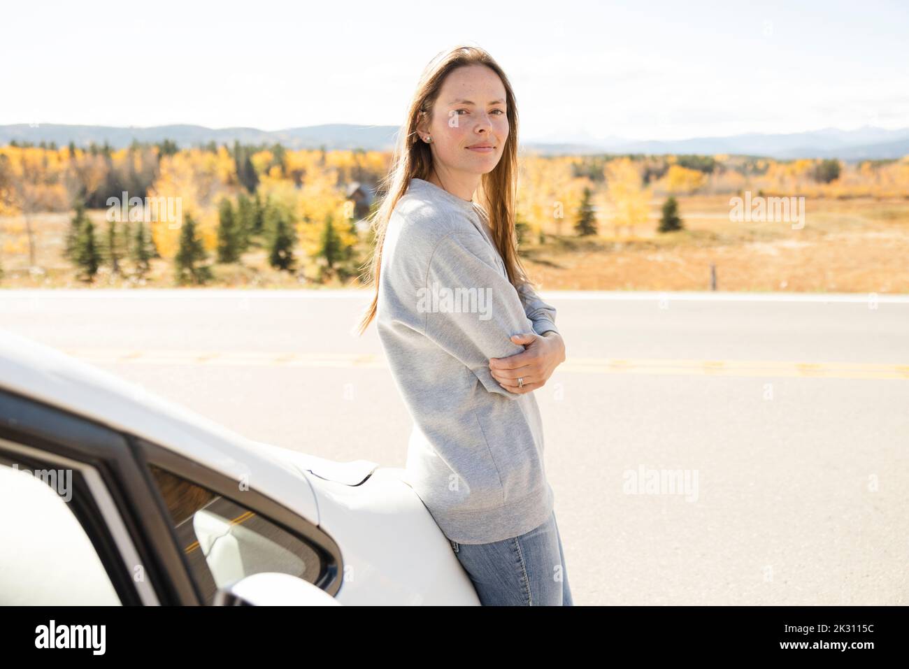 Road side people hi-res stock photography and images - Alamy