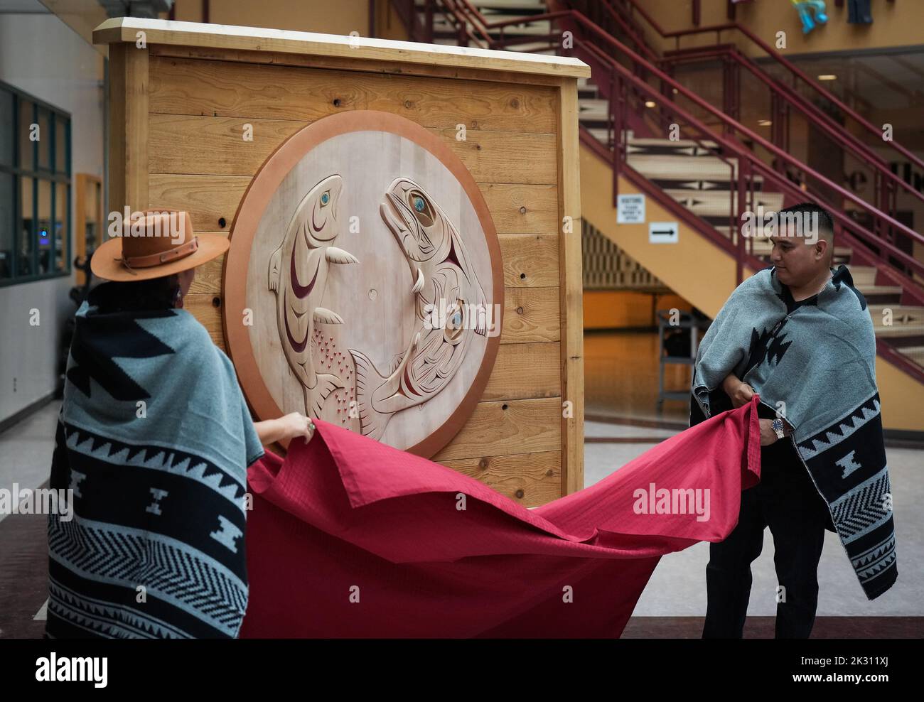 Coast salish artists hi-res stock photography and images - Alamy