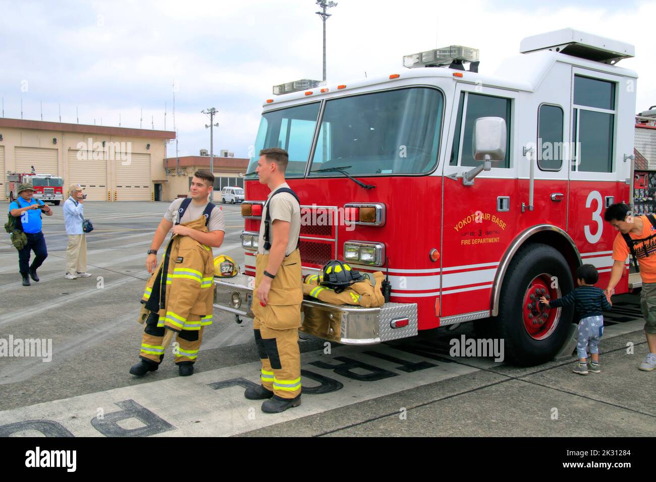 US Air Force fire engine at Yokota Air Base Stock Photo - Alamy