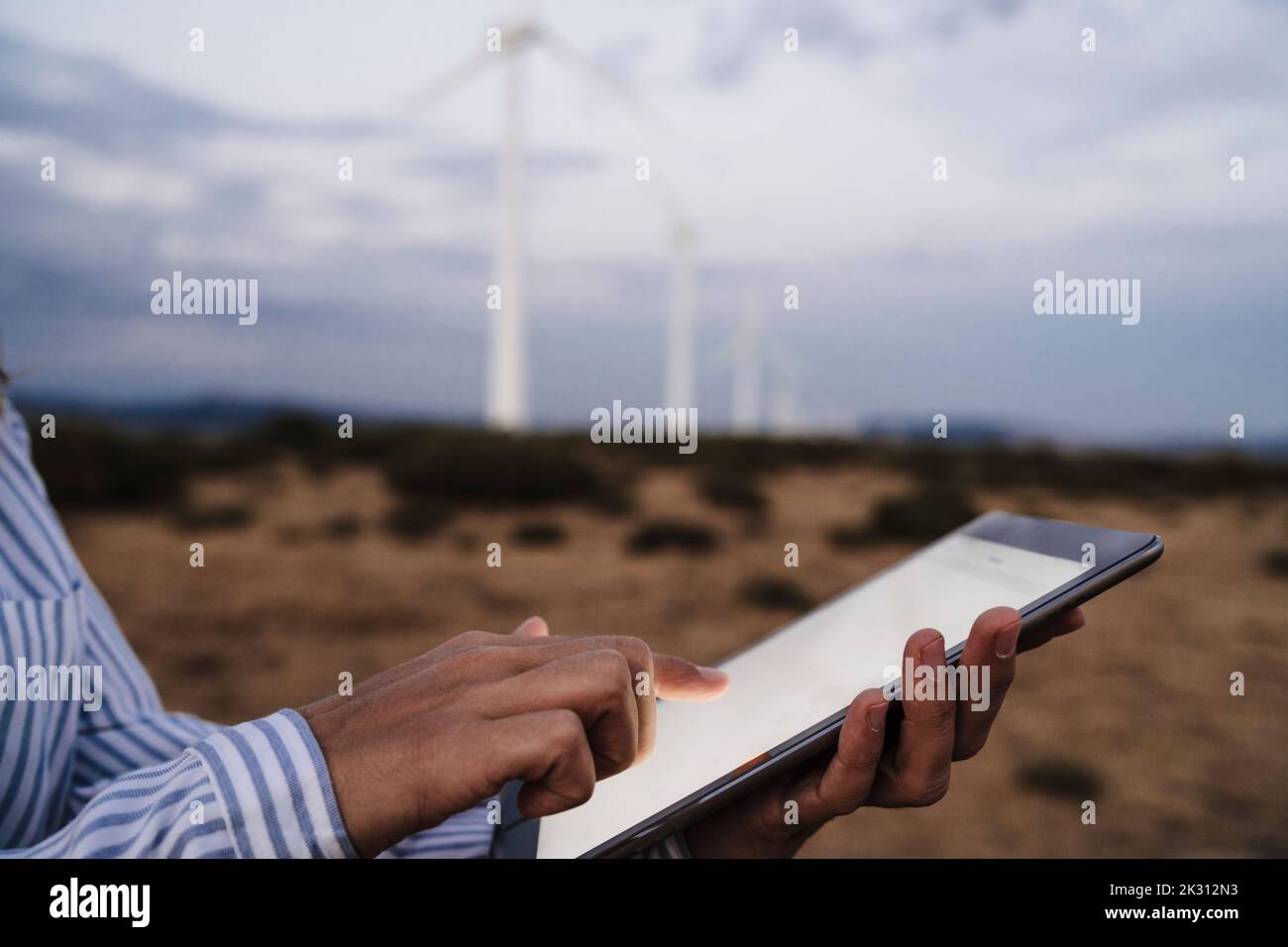 Hand on tablet screen hi-res stock photography and images - Alamy