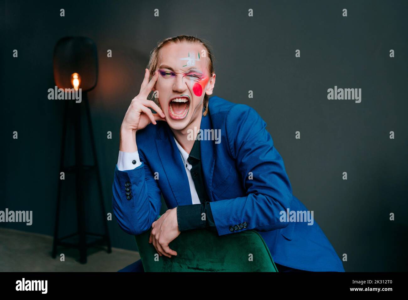 Male make up chair hi-res stock photography and images - Alamy