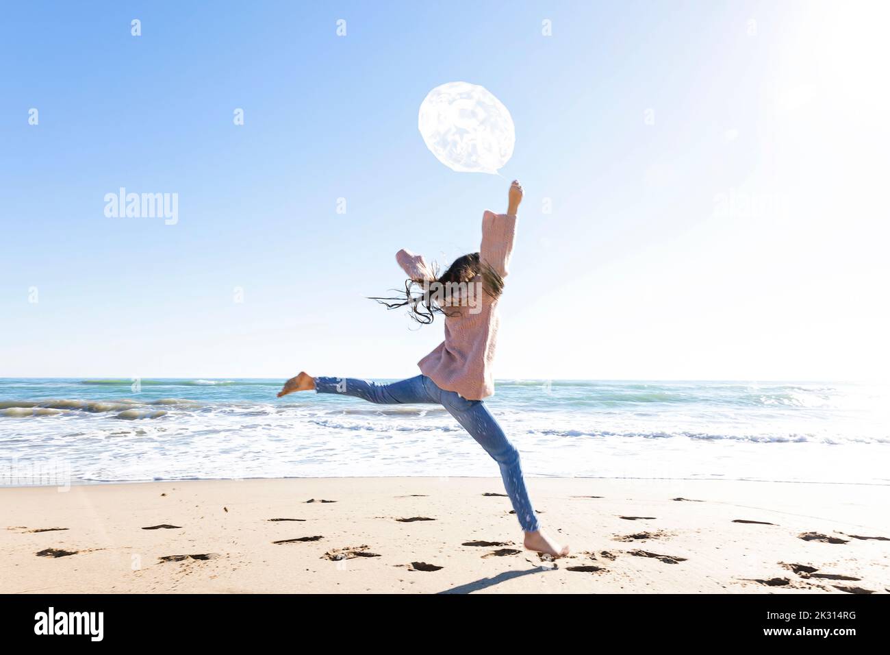 Girl, jump, water, sunlight hi-res stock photography and images - Alamy