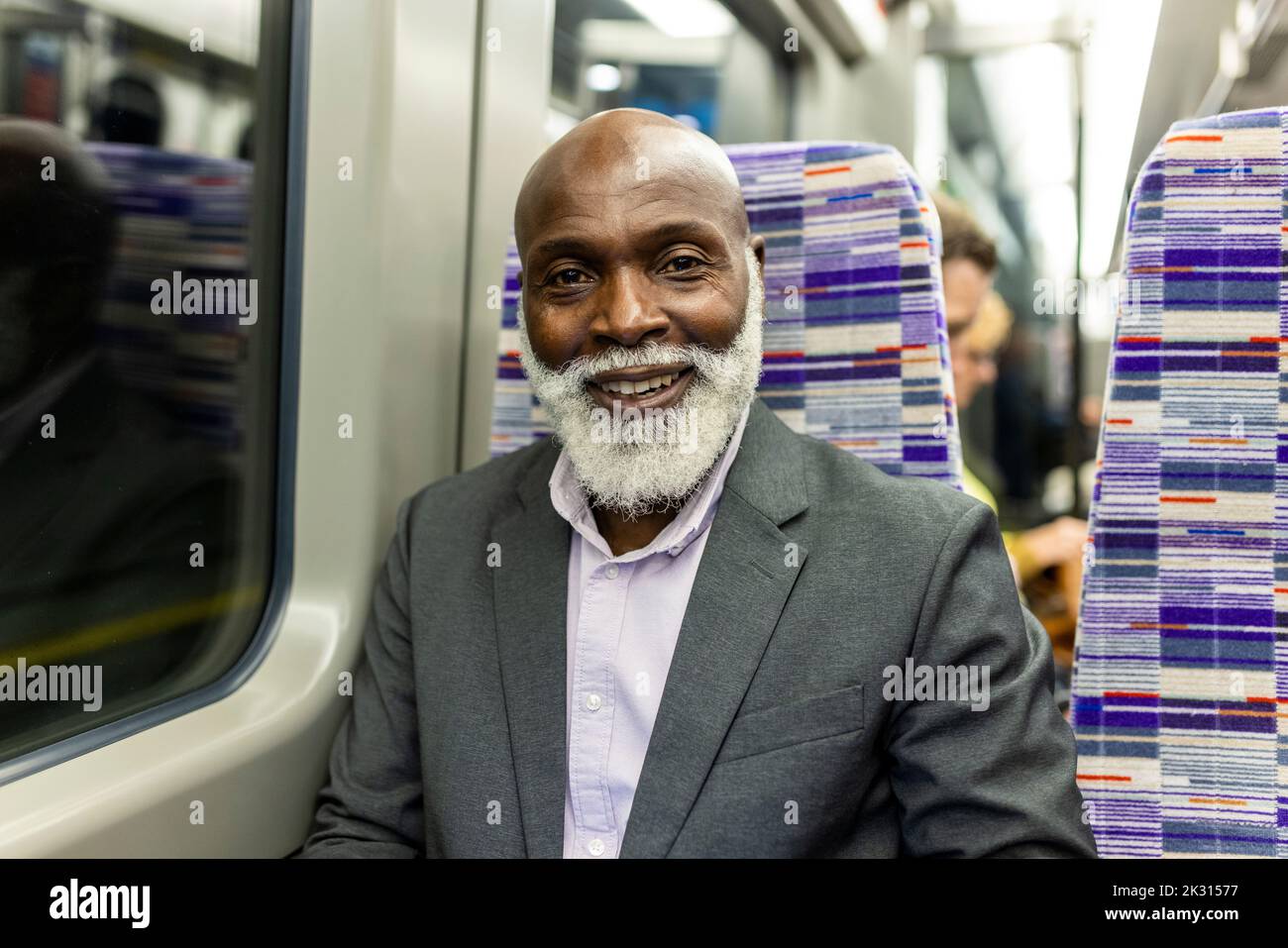 American commuter train hi-res stock photography and images - Alamy