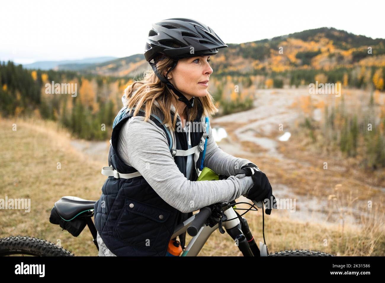 Woman in bike hi-res stock photography and images - Alamy