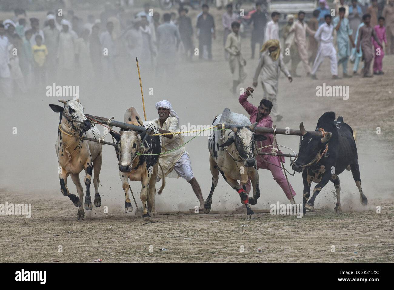 Noshahi hi-res stock photography and images - Alamy