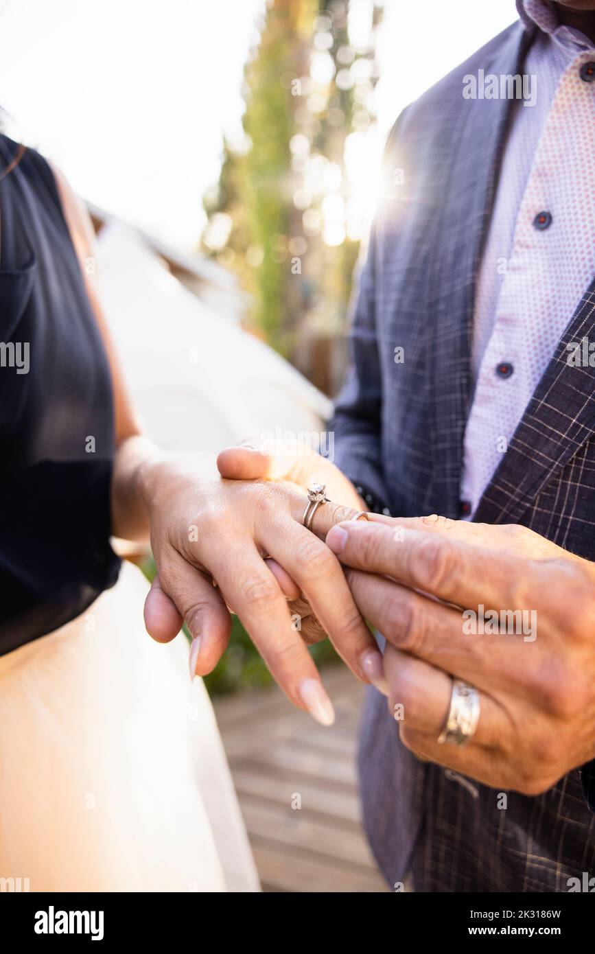 Exchanging of the rings wedding hi-res stock photography and images - Alamy