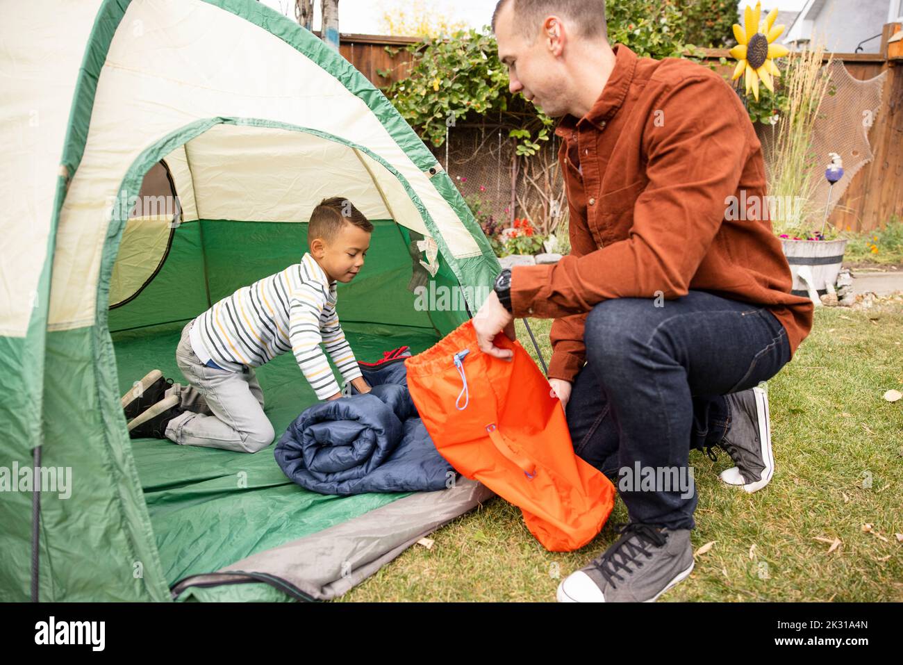 Backyard camping hi-res stock photography and images - Alamy