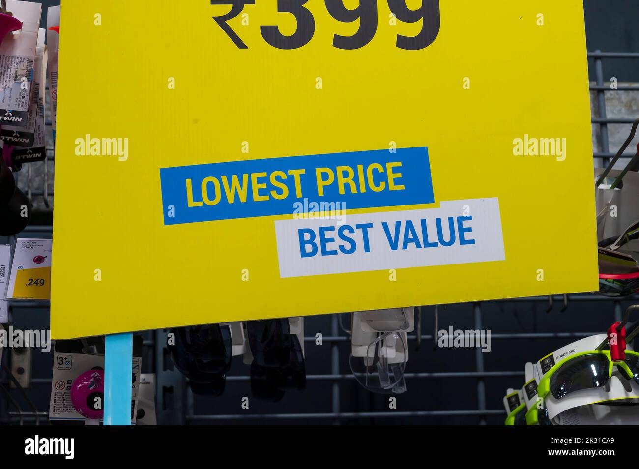 Best price modern india hi-res stock photography and images - Alamy