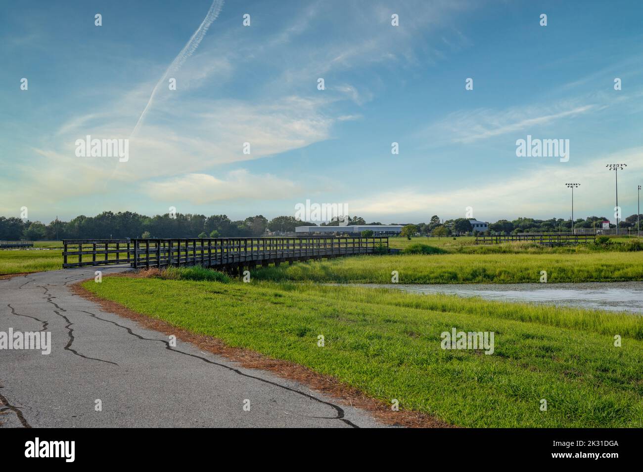 White bridge over lake hi-res stock photography and images - Alamy